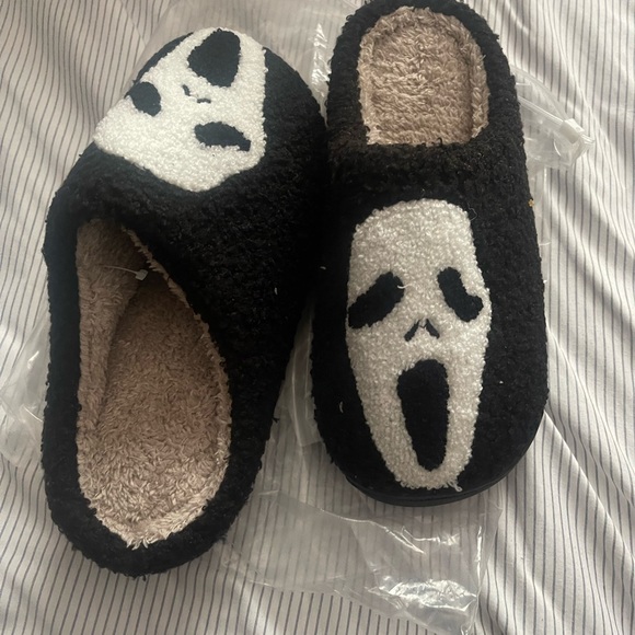 Shoes | Scream Ghost Face Slippers | Poshmark